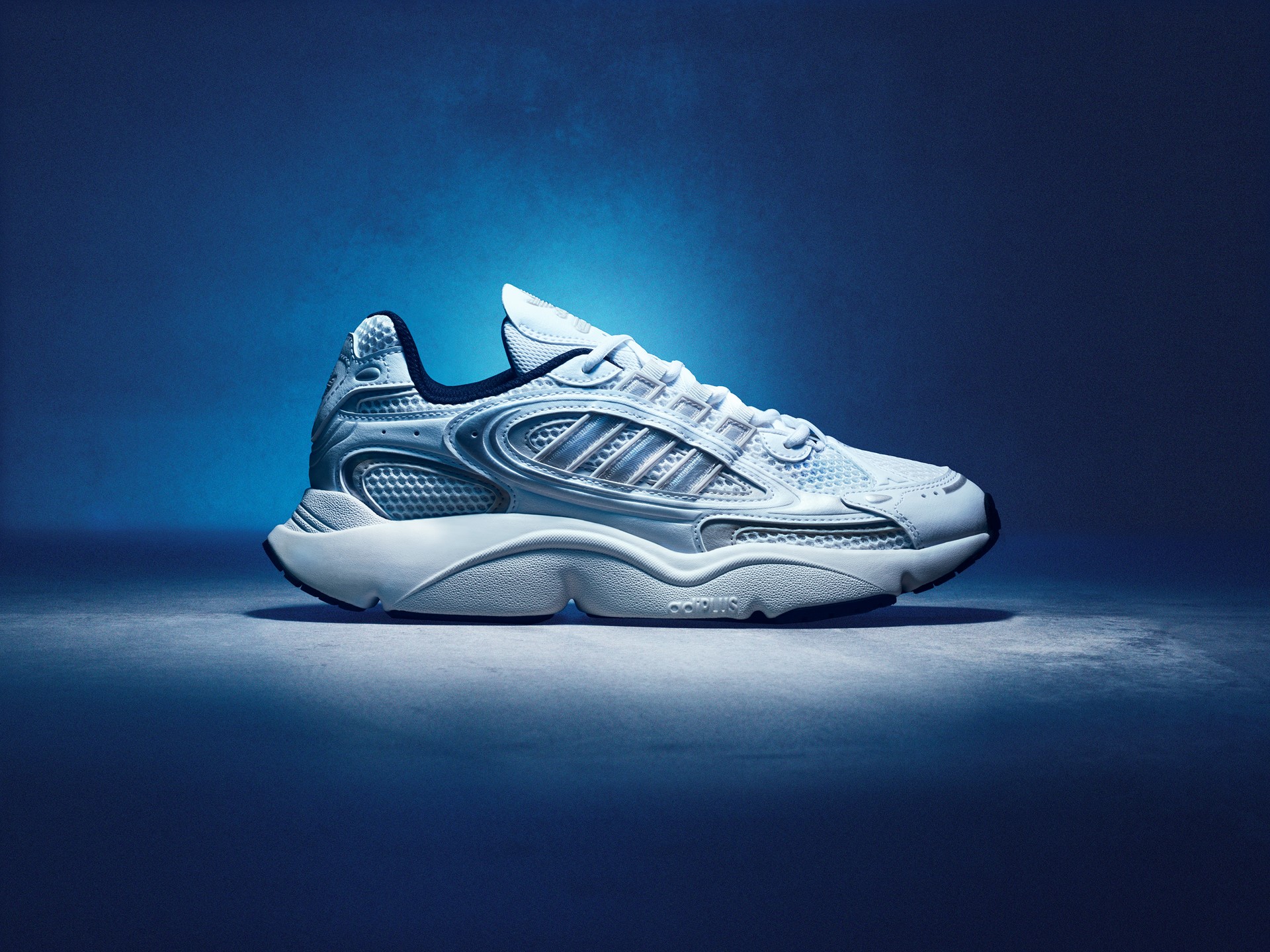 adidas Originals 2000 Running Collection