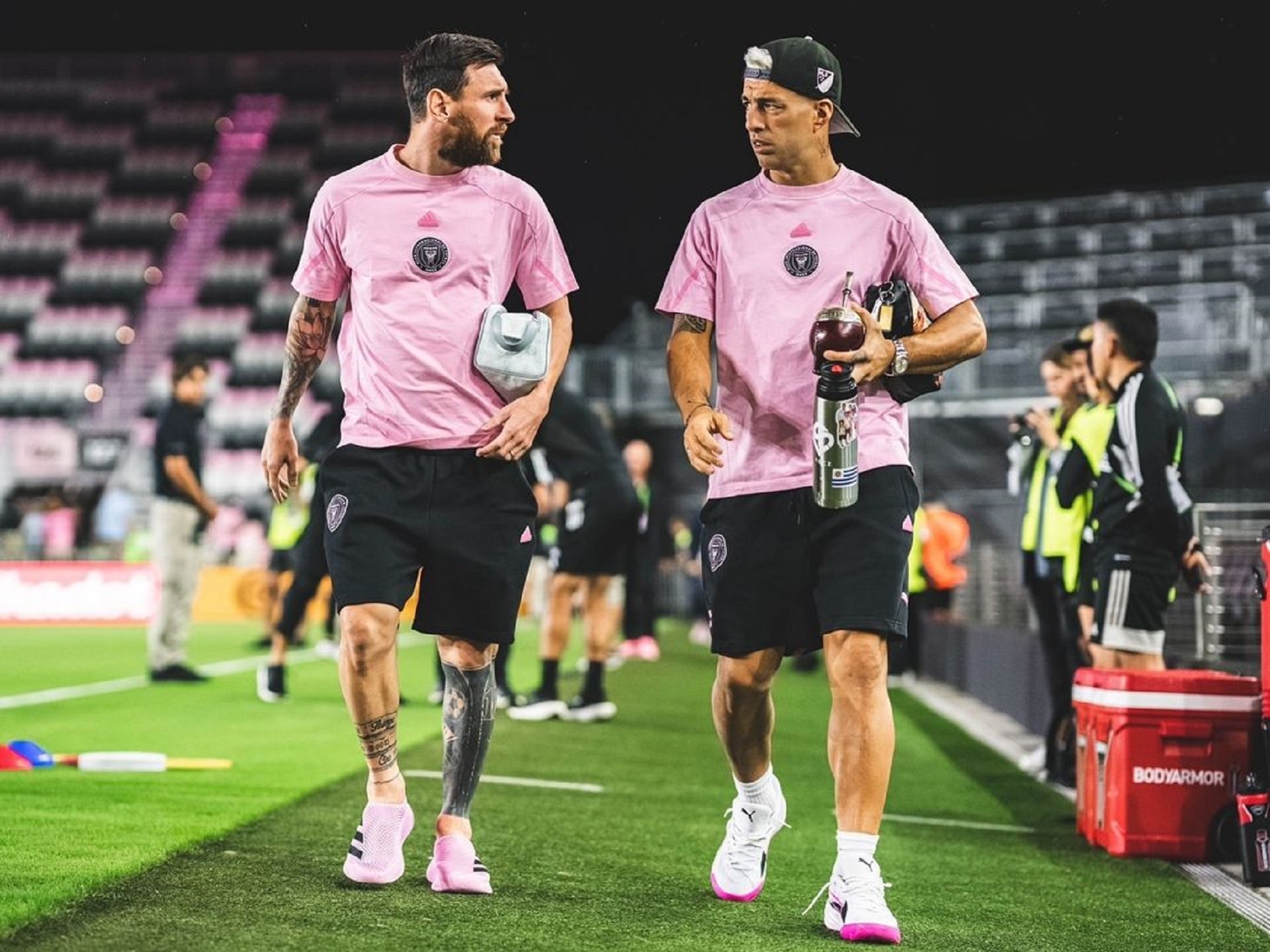 Pink is the new black: Messi spotted in the custom-made 3D printed ...
