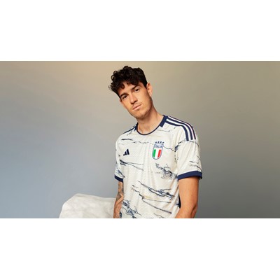 adidas and FIGC Present the New Football Kits of The Italian National ...