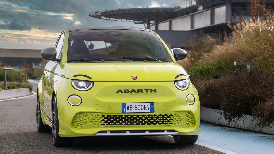 Abarth Debuts the Fully Electric New Abarth 500e