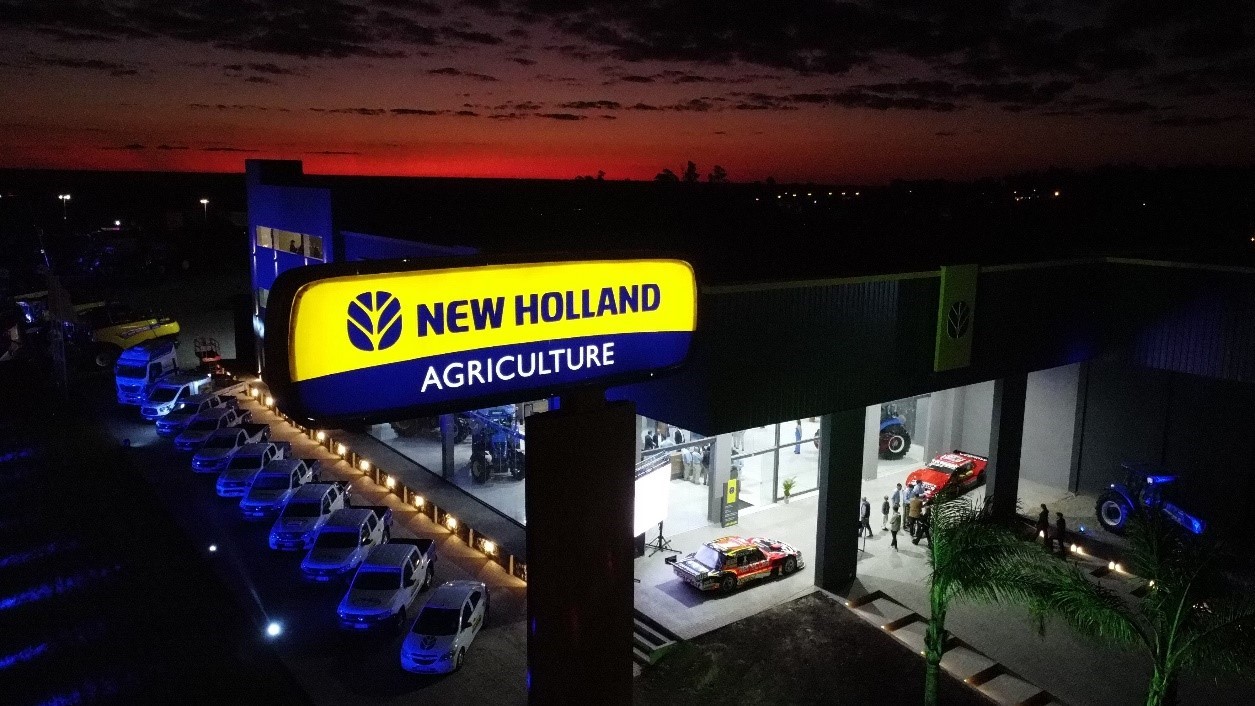 New Holland Agriculture inauguró el primer Smart Dealer en Argentina New Holland Agriculture inauguró el primer Smart Dealer en Argentina