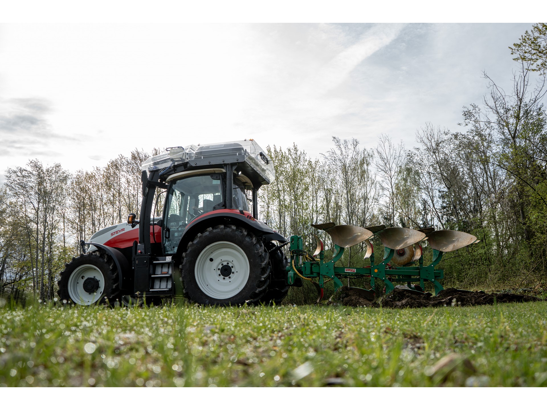 STEYR® AND TU WIEN UNVEIL FCTRAC BIOGENIC HYDROGEN–POWERED TRACTOR PROJECT