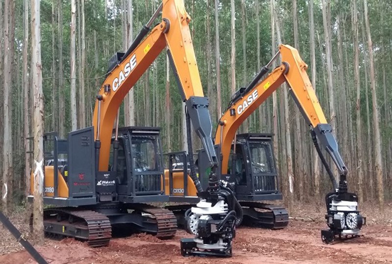 CASE lança dois modelos de escavadeiras para aplicação florestal