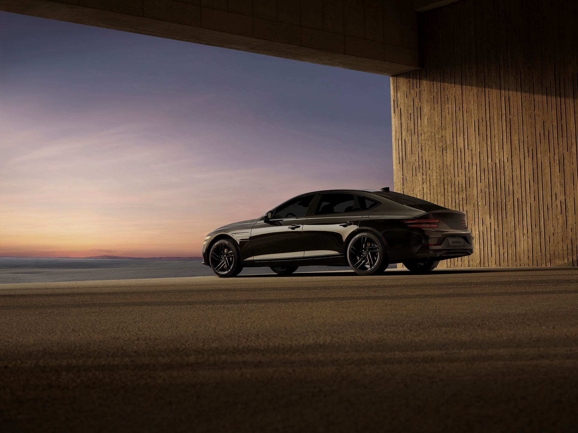 G80 BLACK EXTERIOR REAR QUARTER
