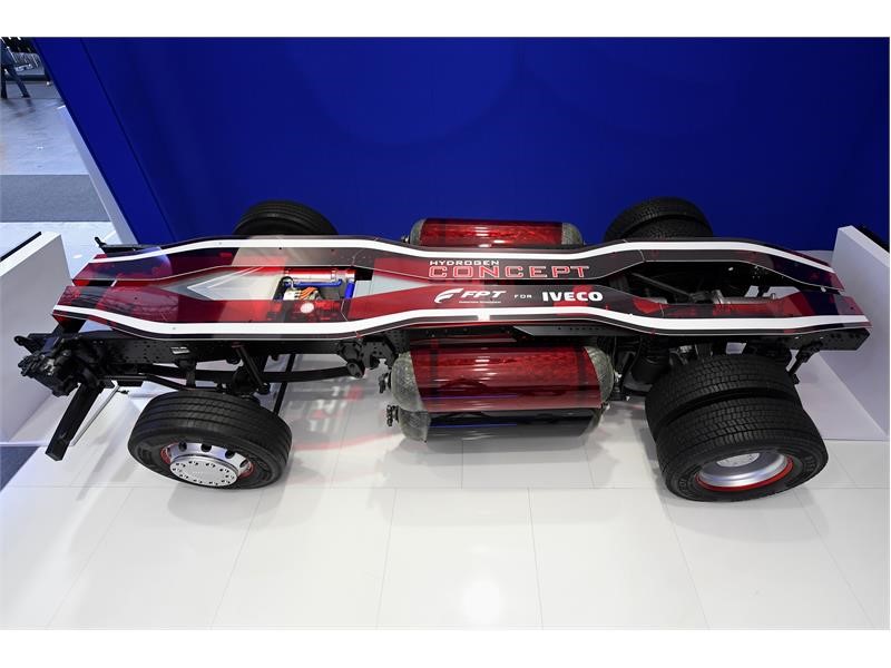 Iveco Group Newsroom : FPT INDUSTRIAL SHOWS ITS HYDROGEN FUEL CELL ...