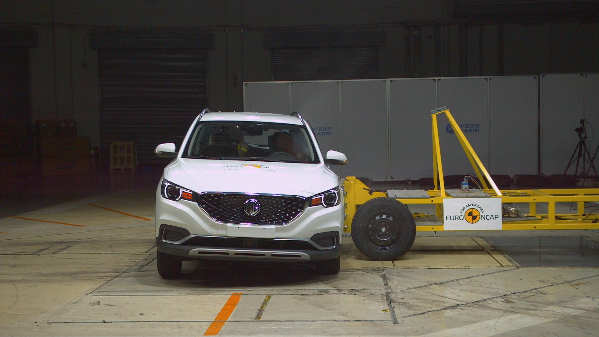 MG ZS EV - Side crash test 2019