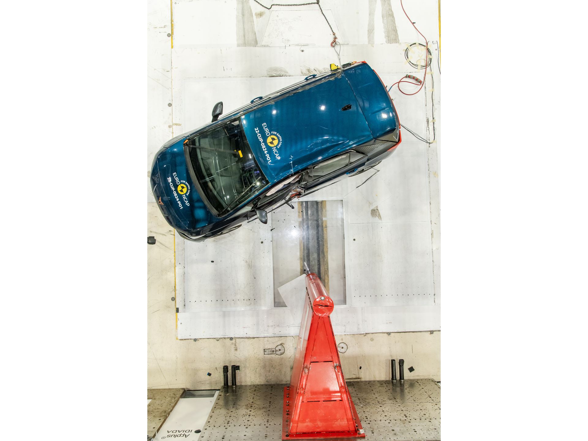 Cupra Born - Side Pole test 2022 - after crash