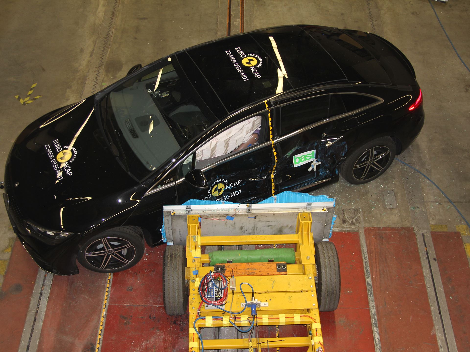 Mercedes-EQ EQE - Side Mobile Barrier test 2022 - after crash