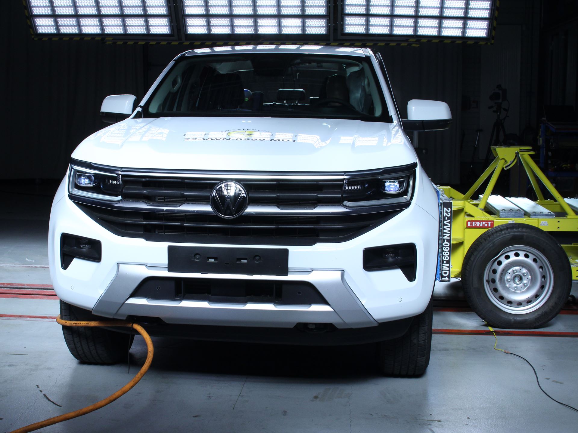 VW Amarok - Side Mobile Barrier test 2022