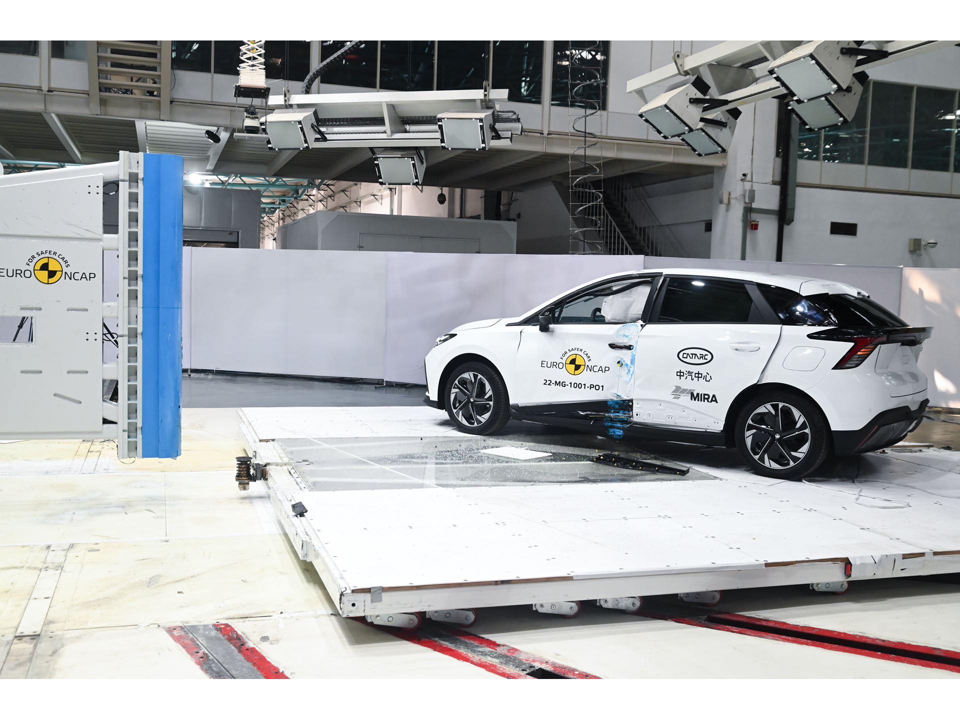 MG 4 Electric - Side Pole test 2022 - after crash