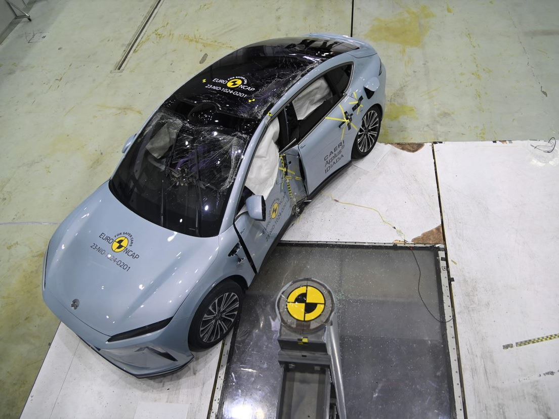NIO ET5 - Side Pole test 2023 - after crash