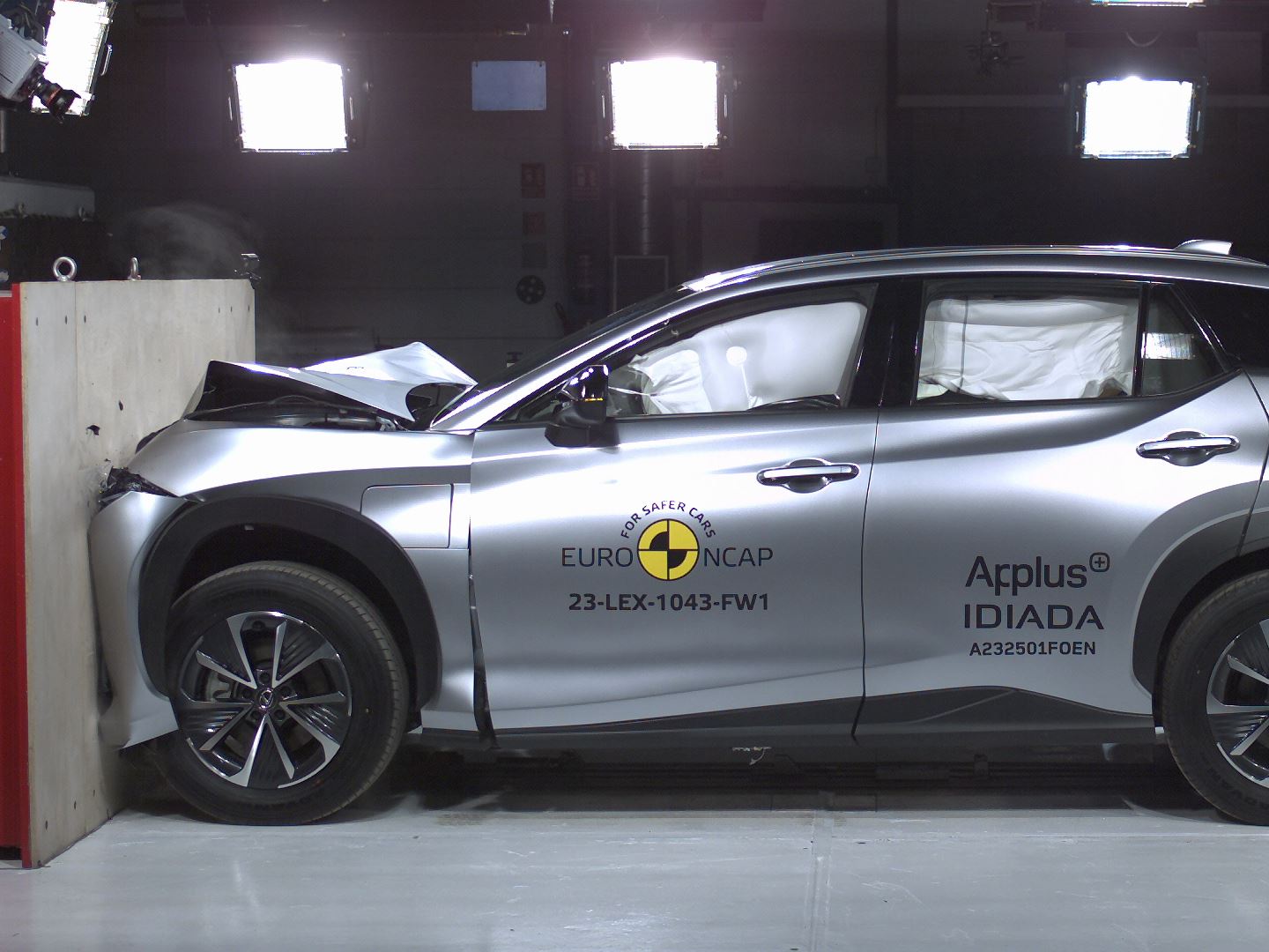 Lexus RZ - Full Width Rigid Barrier test 2023