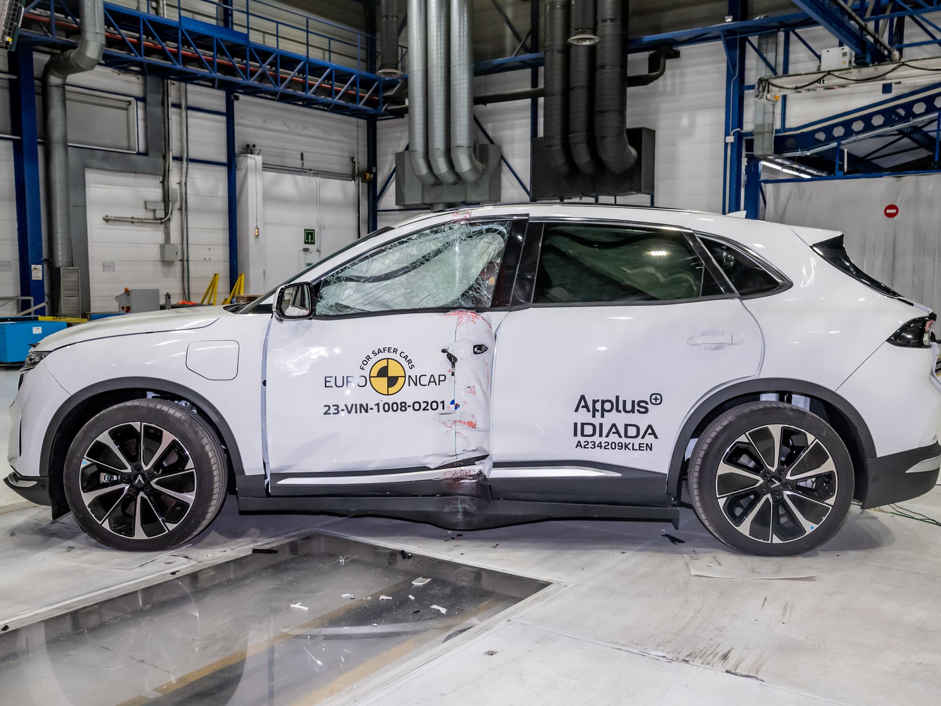 VinFast VF8 - Side Pole test 2023 - after crash