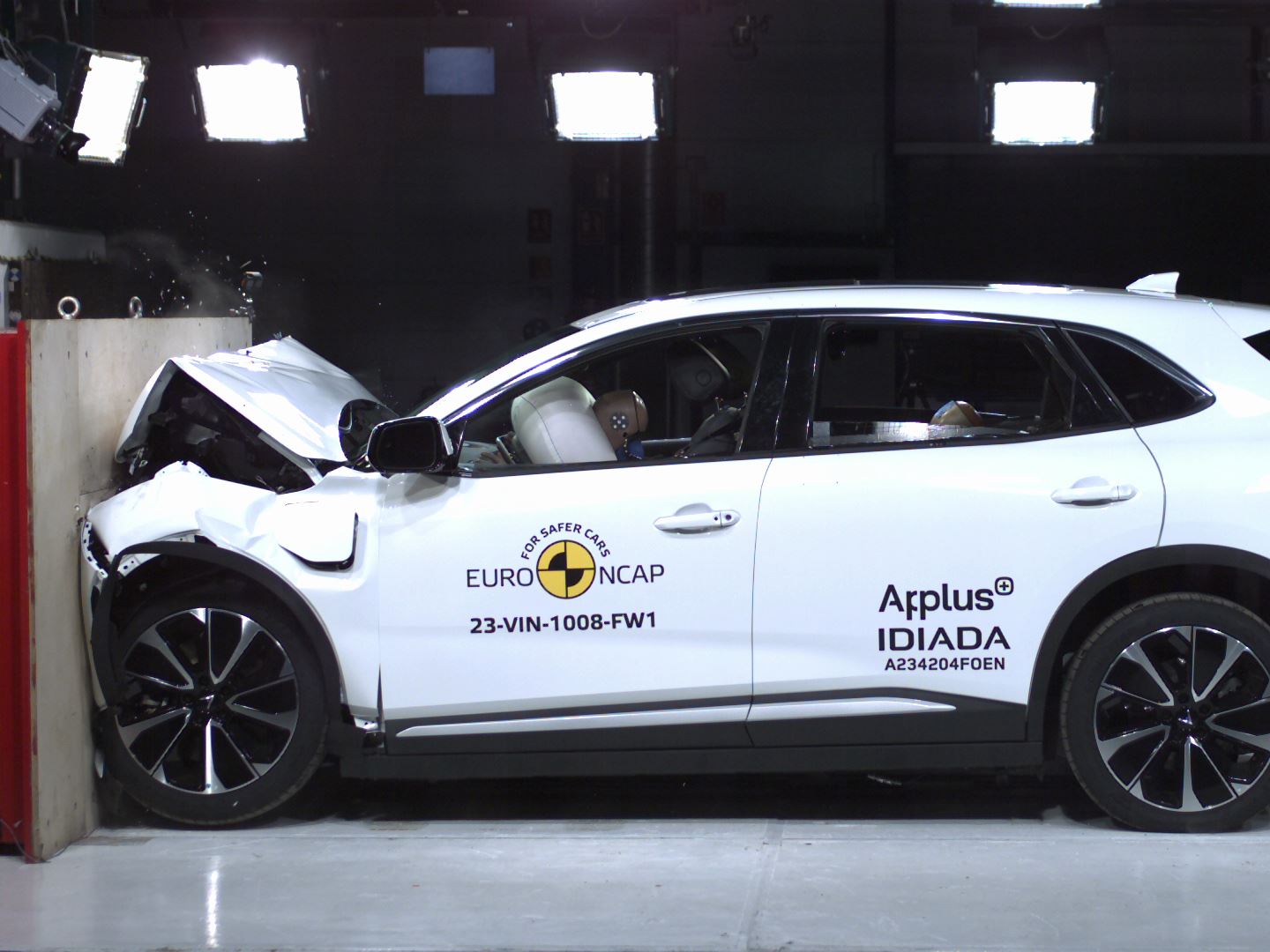 VinFast VF8 - Full Width Rigid Barrier test 2023