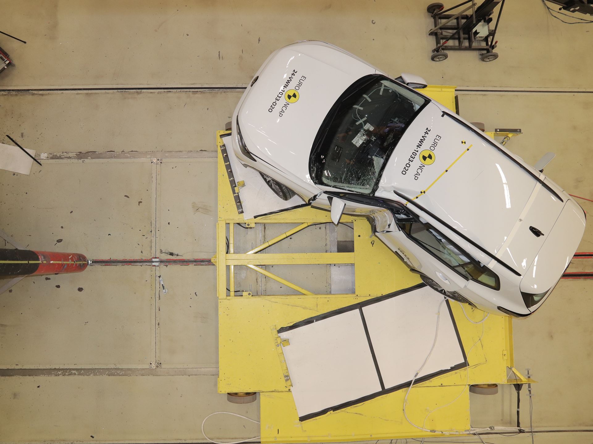 VW Tiguan - Side Pole test 2024 - after crash