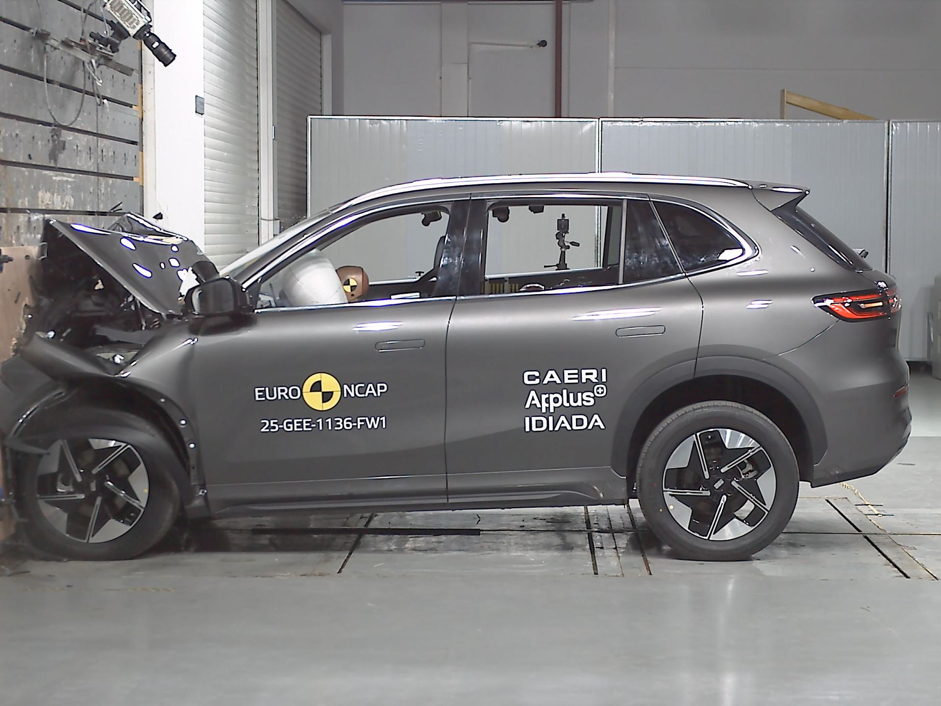 GEELY EX5 - Full Width Rigid Barrier test 2025