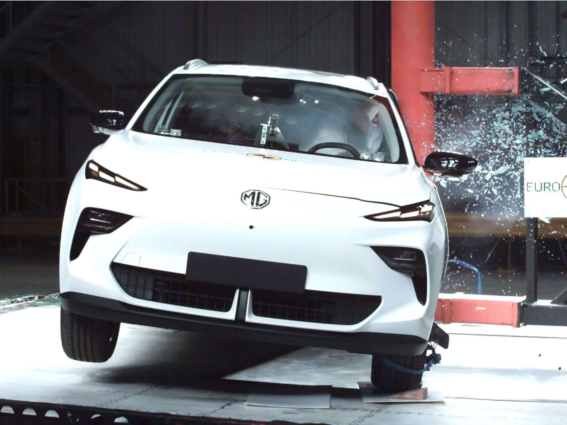 MG MGS5 EV - Side Pole test 2025