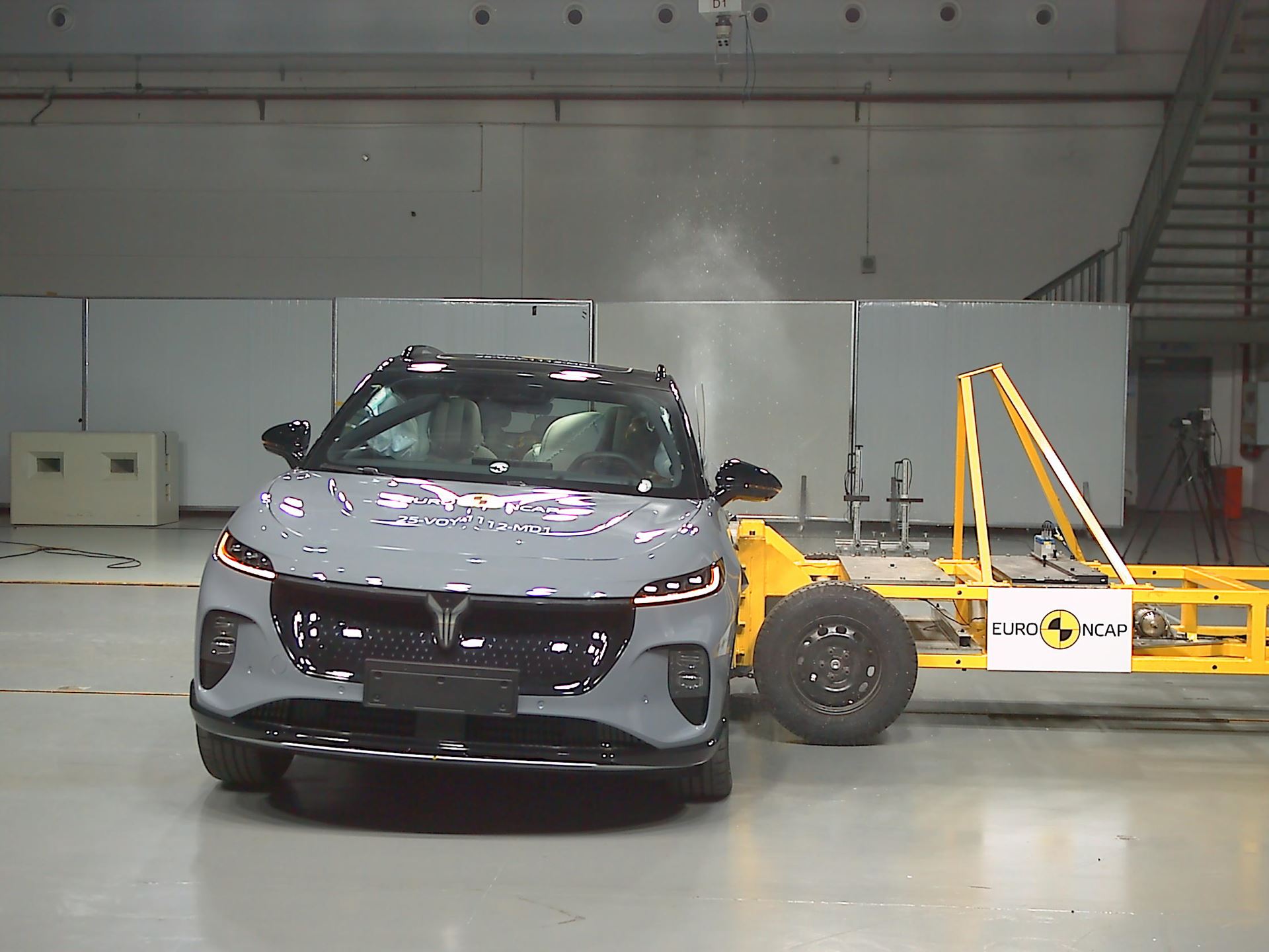 Voyah COURAGE - Side Mobile Barrier test 2025