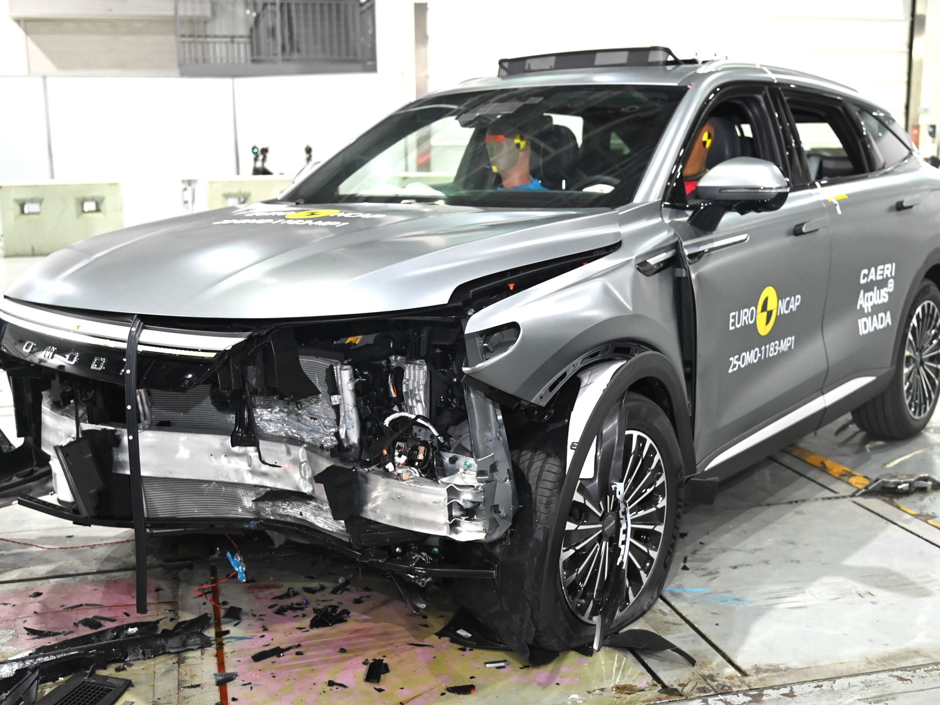 OMODA 9 - Mobile Progressive Deformable Barrier test 2025 - after crash
