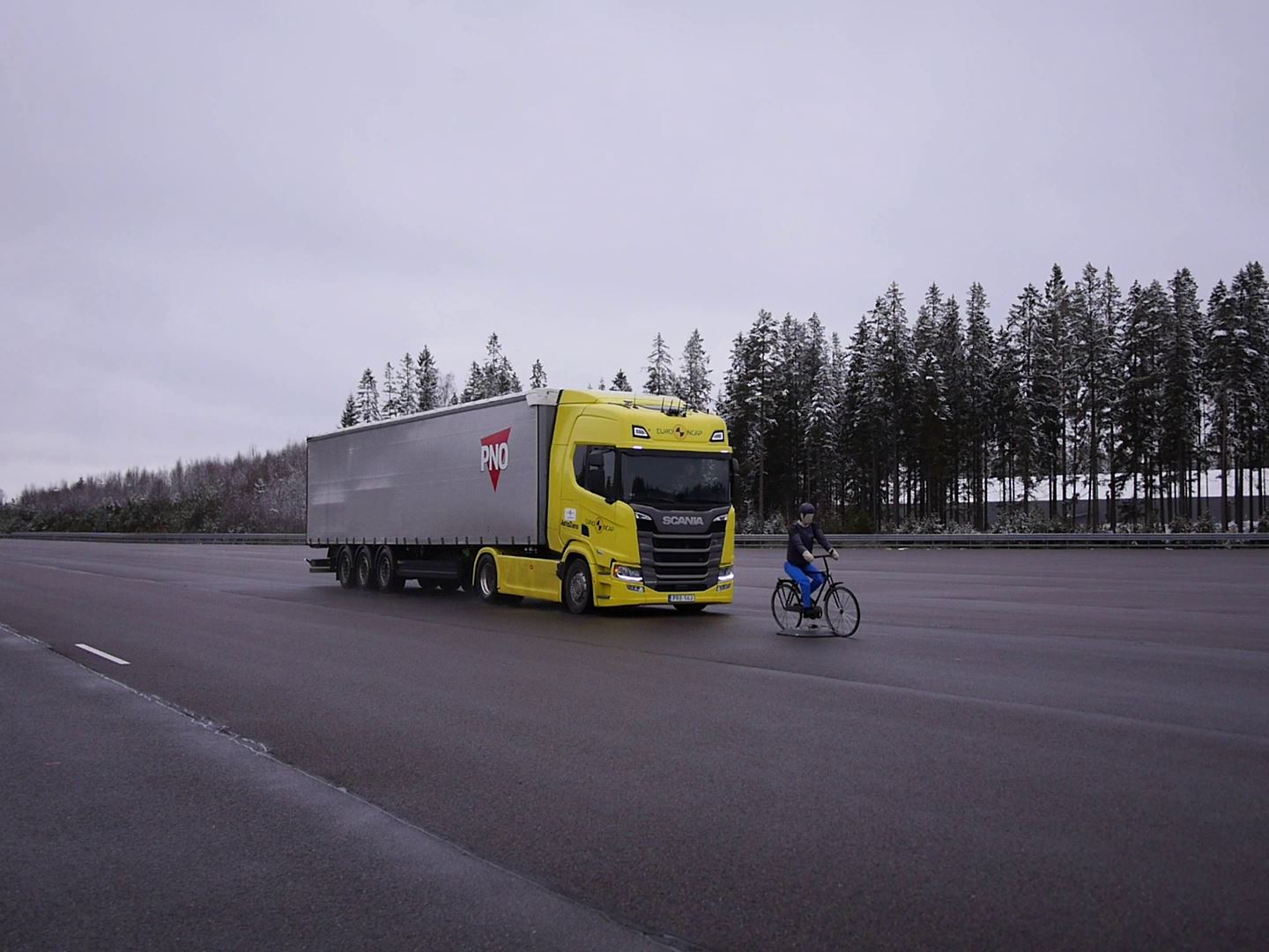 Scania R-series (6x2 Rigid) 2025 Commercial Truck Safety Tests