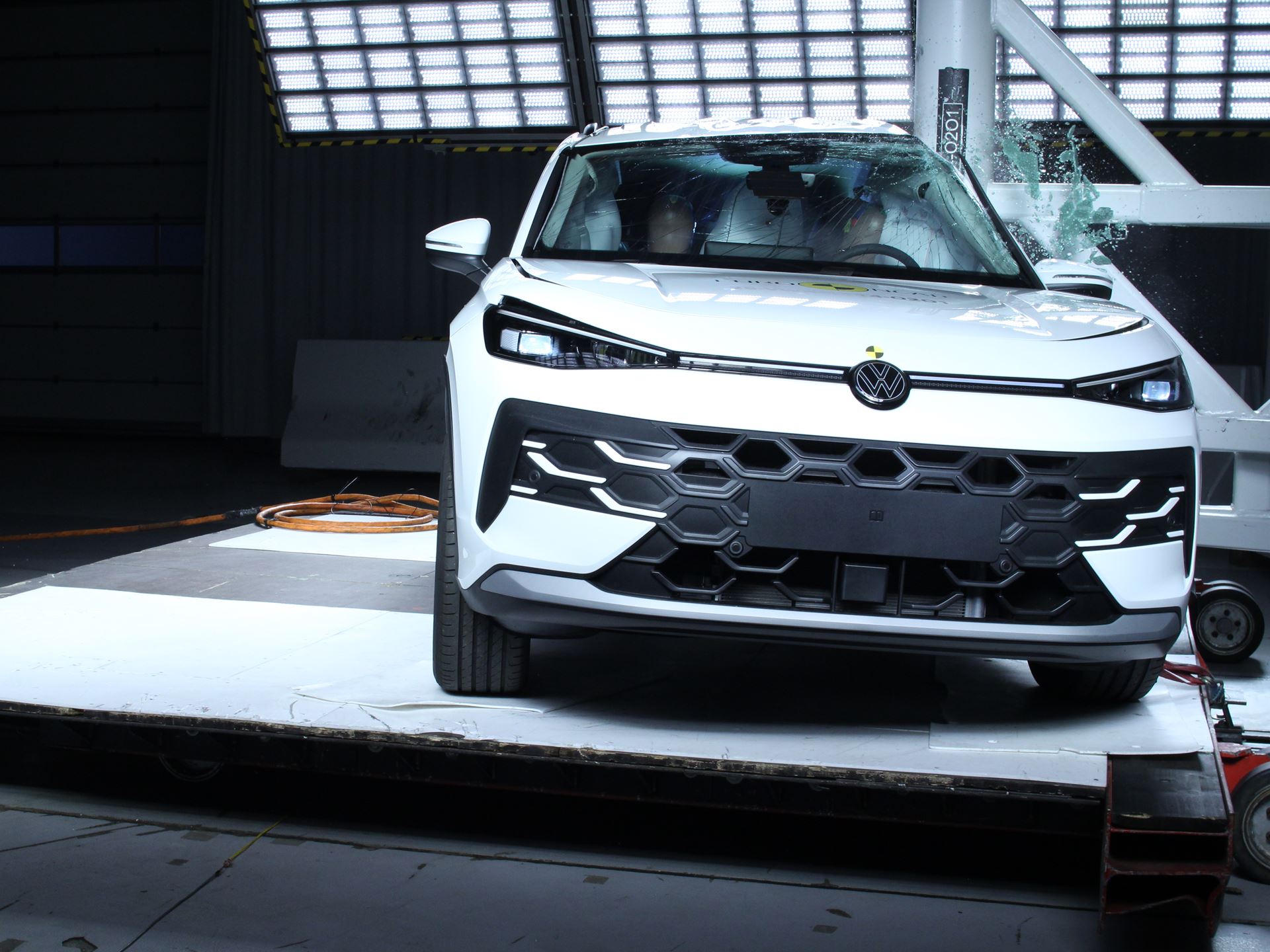 VW T-Roc - Side Pole test 2025