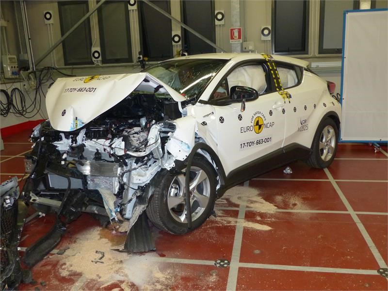 Euro NCAP Newsroom : Toyota C-HR - Frontal Offset Impact test 2017 ...