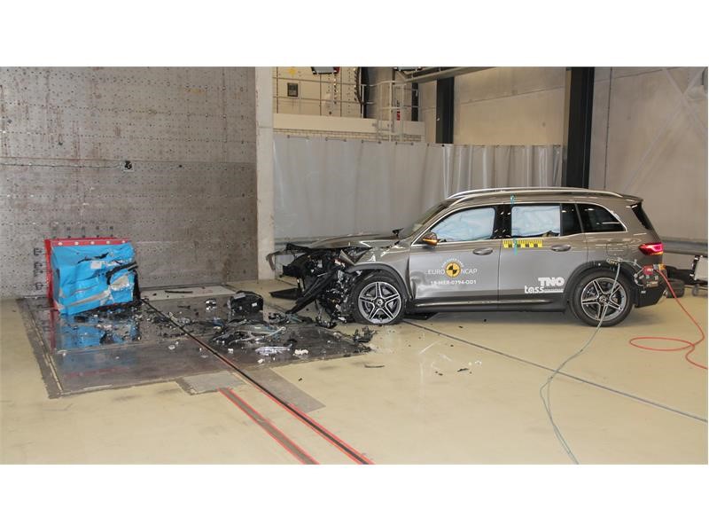 Euro NCAP Newsroom : Mercedes-Benz GLB - Frontal Offset Impact test ...