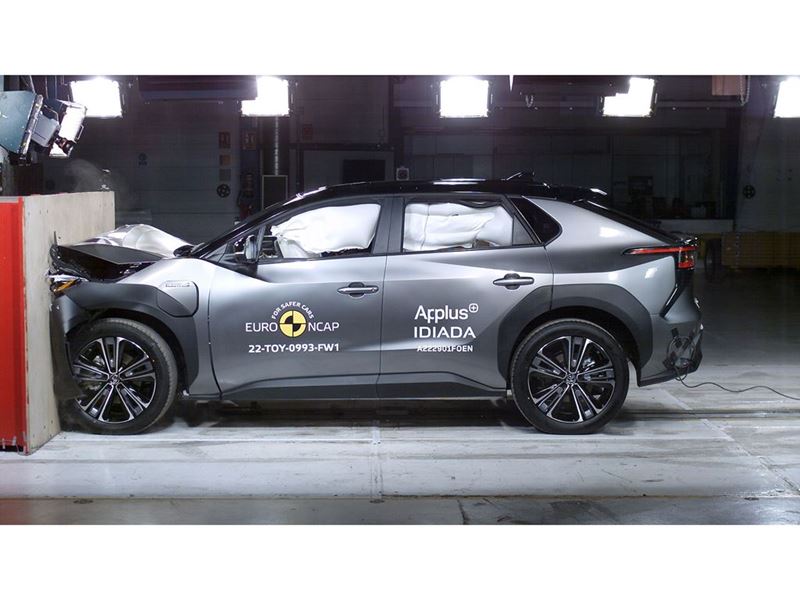 Euro NCAP Newsroom : Toyota bZ4X - Full Width Rigid Barrier test 2022
