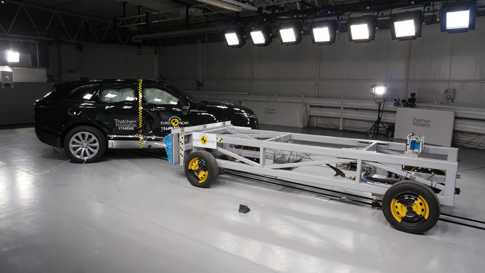 Range Rover Velar - Side crash test 2017-after crash
