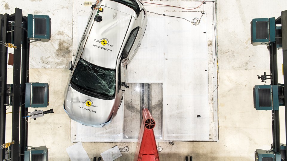 Toyota Corolla - Pole crash test 2019 - after crash