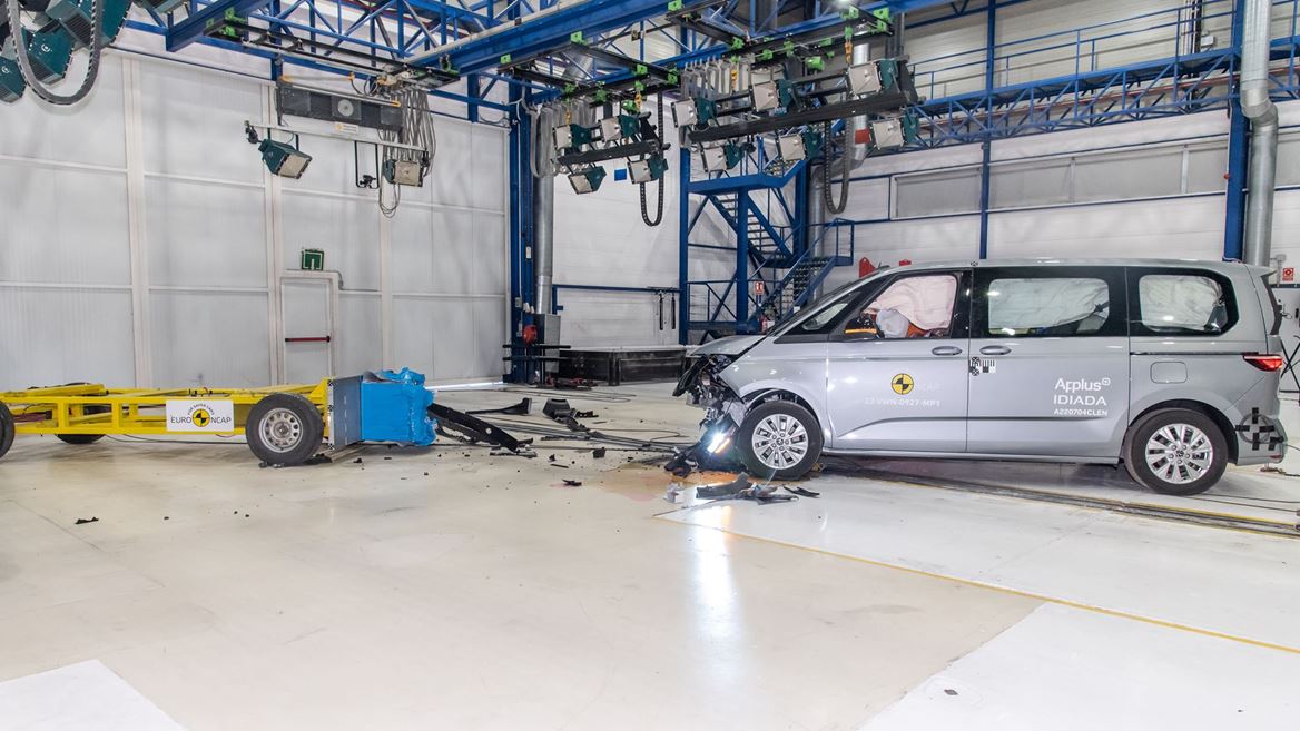 VW Multivan - Mobile Progressive Deformable Barrier test 2022 - after crash