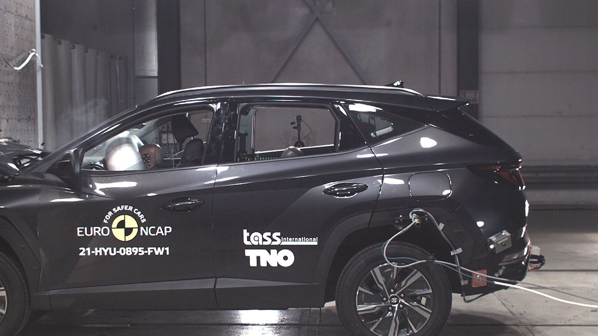 Hyundai Tucson - Full Width Rigid Barrier test 2021