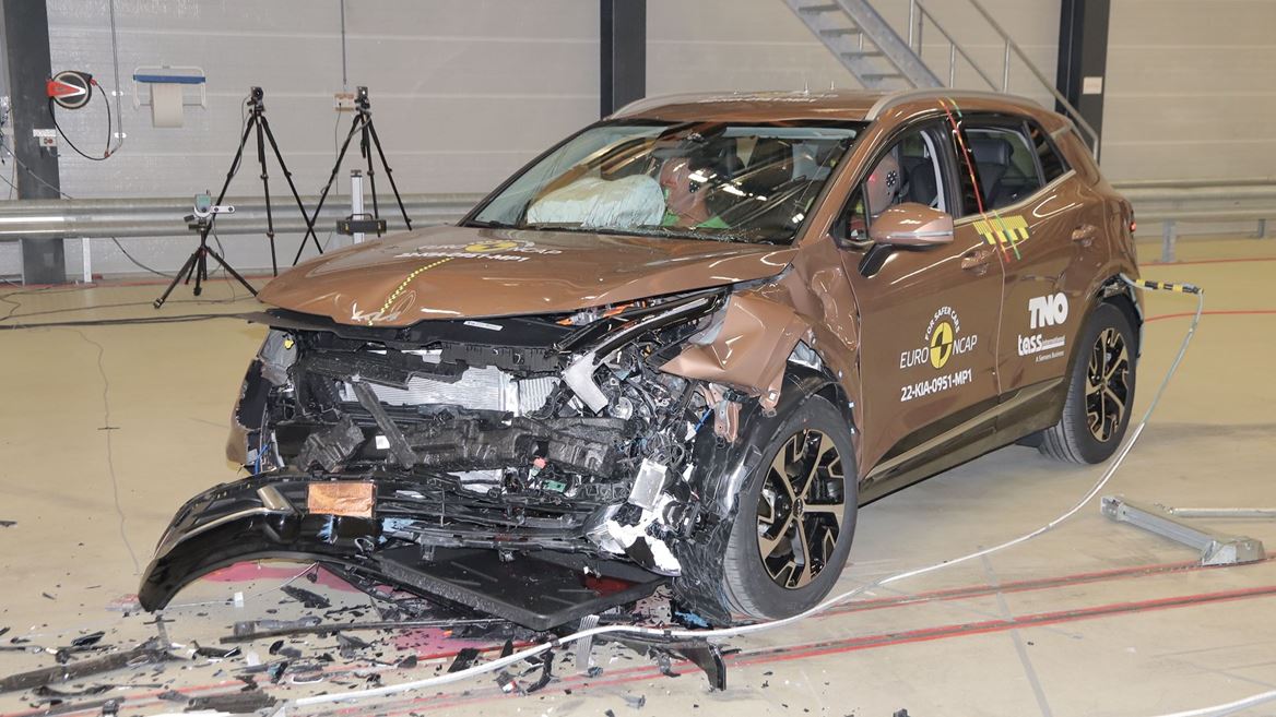 Kia Sportage - Mobile Progressive Deformable Barrier test 2022 - after ...