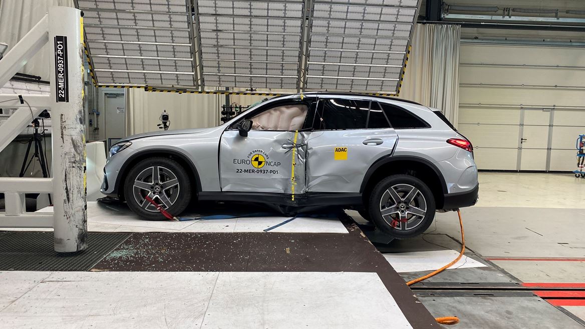 Mercedes-Benz GLC - Side Pole test 2022 - after crash