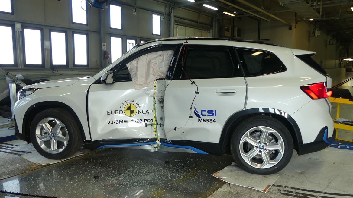 BMW iX1 - Side Pole test 2022 - after crash