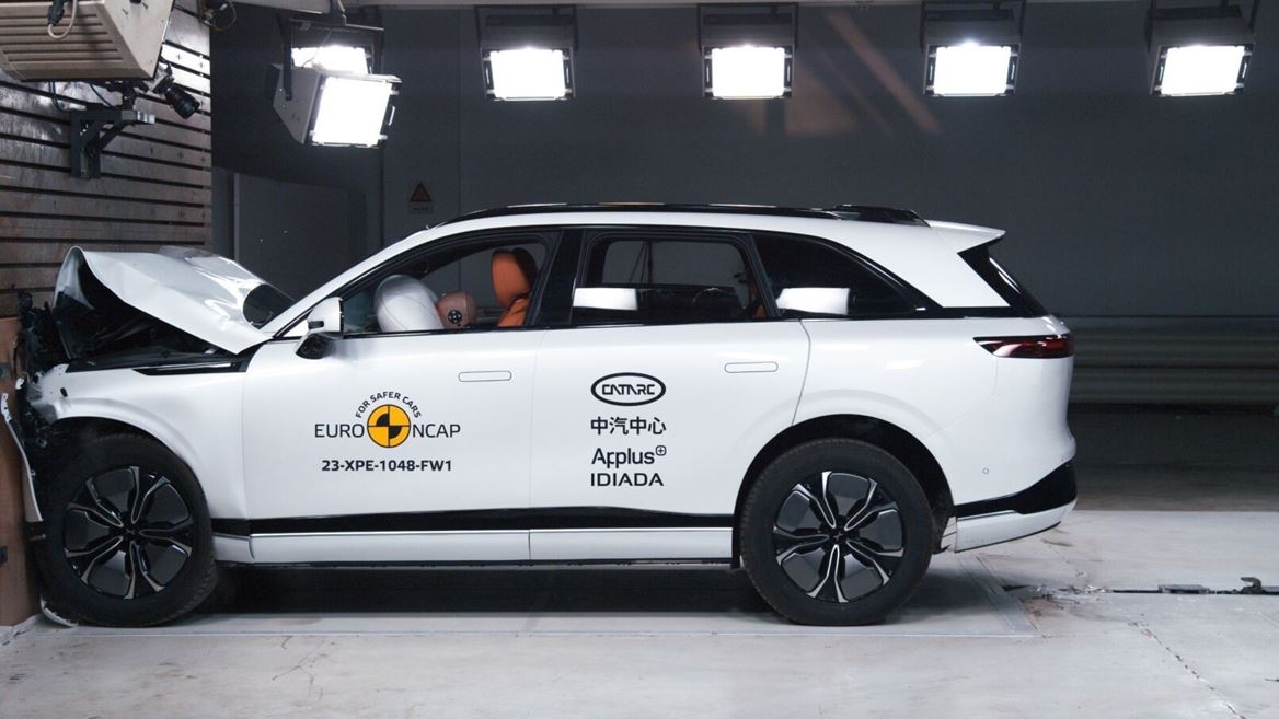 XPENG G9 - Full Width Rigid Barrier test 2023