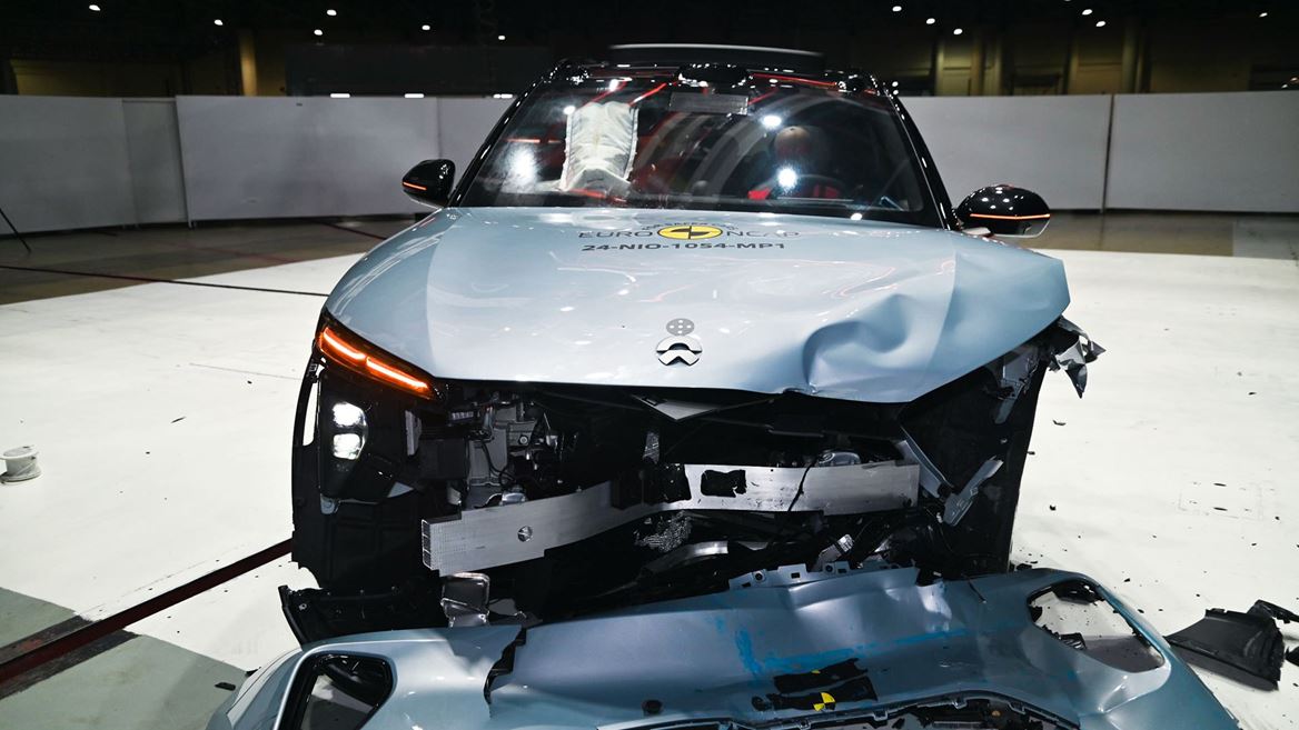 NIO EL6 - Mobile Progressive Deformable Barrier test 2024 - after crash
