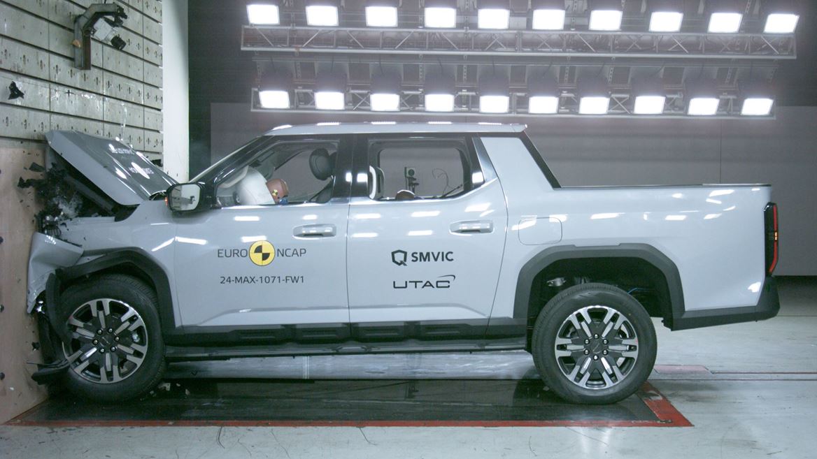 Maxus eTERRON 9 - Full Width Rigid Barrier test 2024