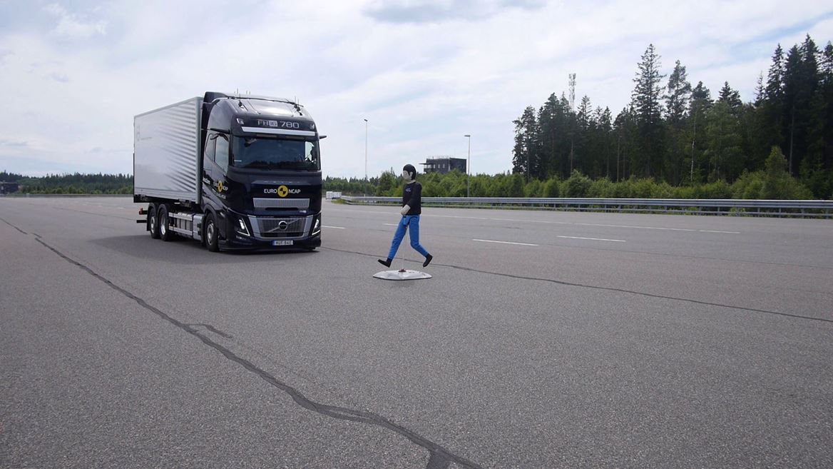 Volvo FH Aero (6x2 Rigid) 2025 Commercial Truck Safety Tests