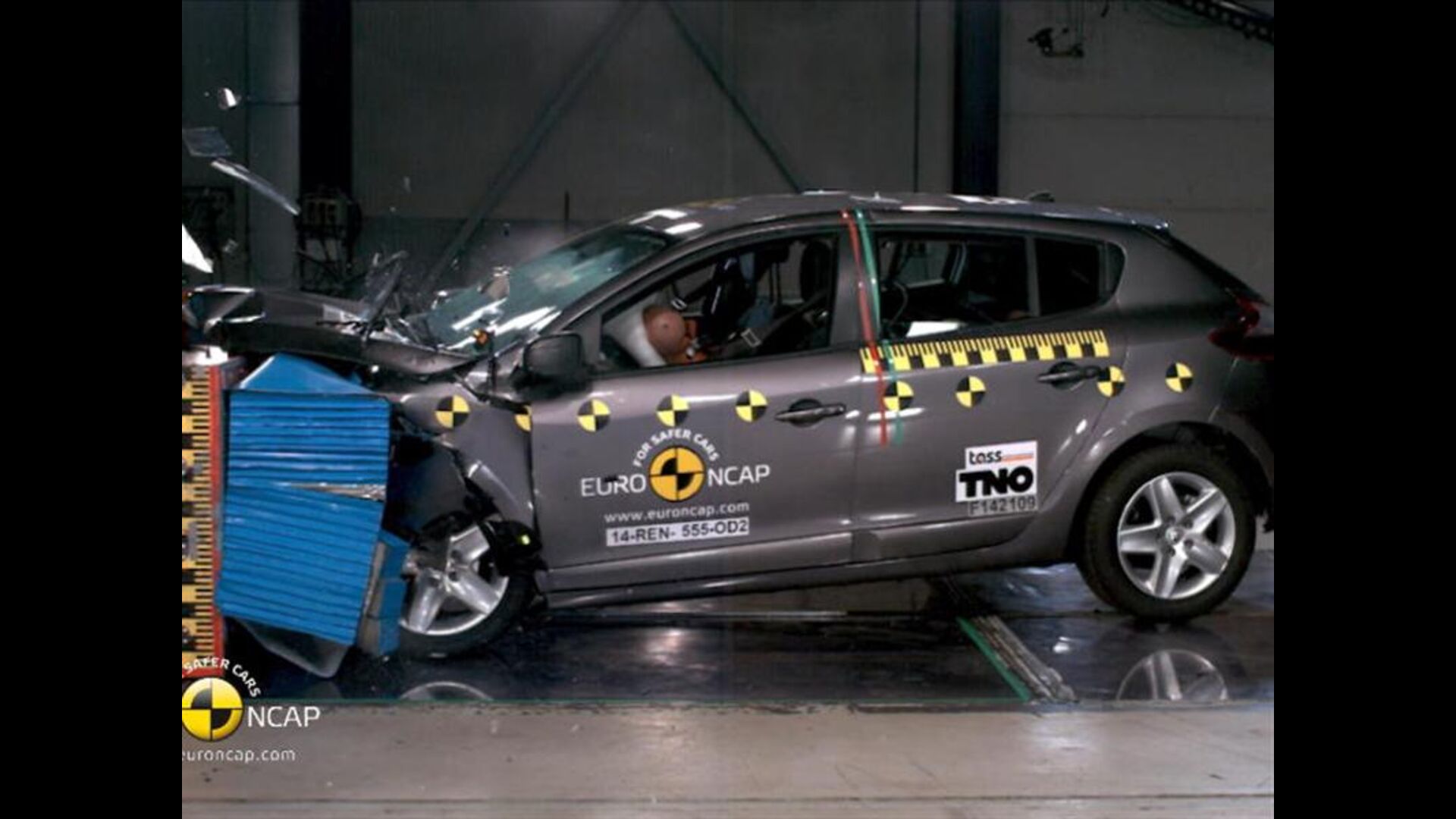 Renault Megane Hatch Reassessment - Euro NCAP Results 2014