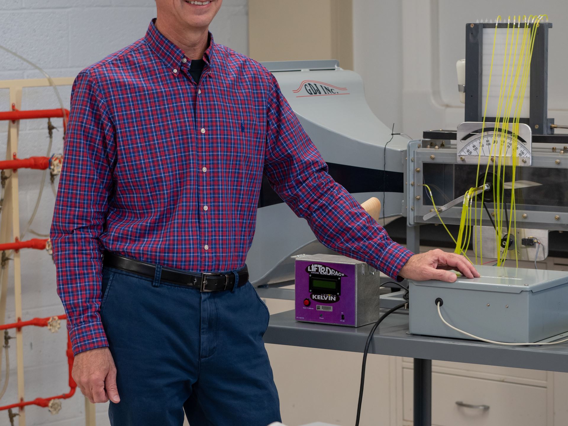 'Top-Gun' aviator a favorite NMSU aerospace engineering instructor