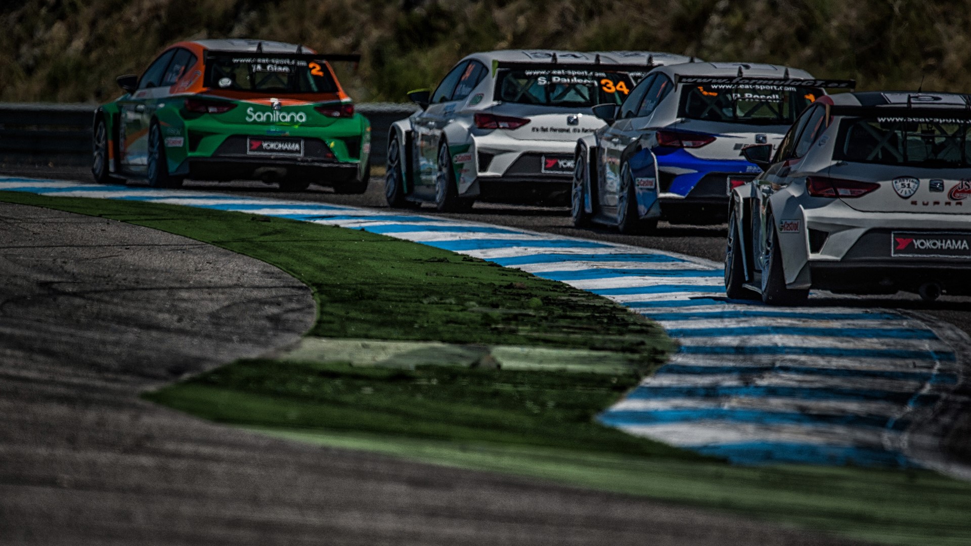 The SEAT Leon Eurocup moves on wheels