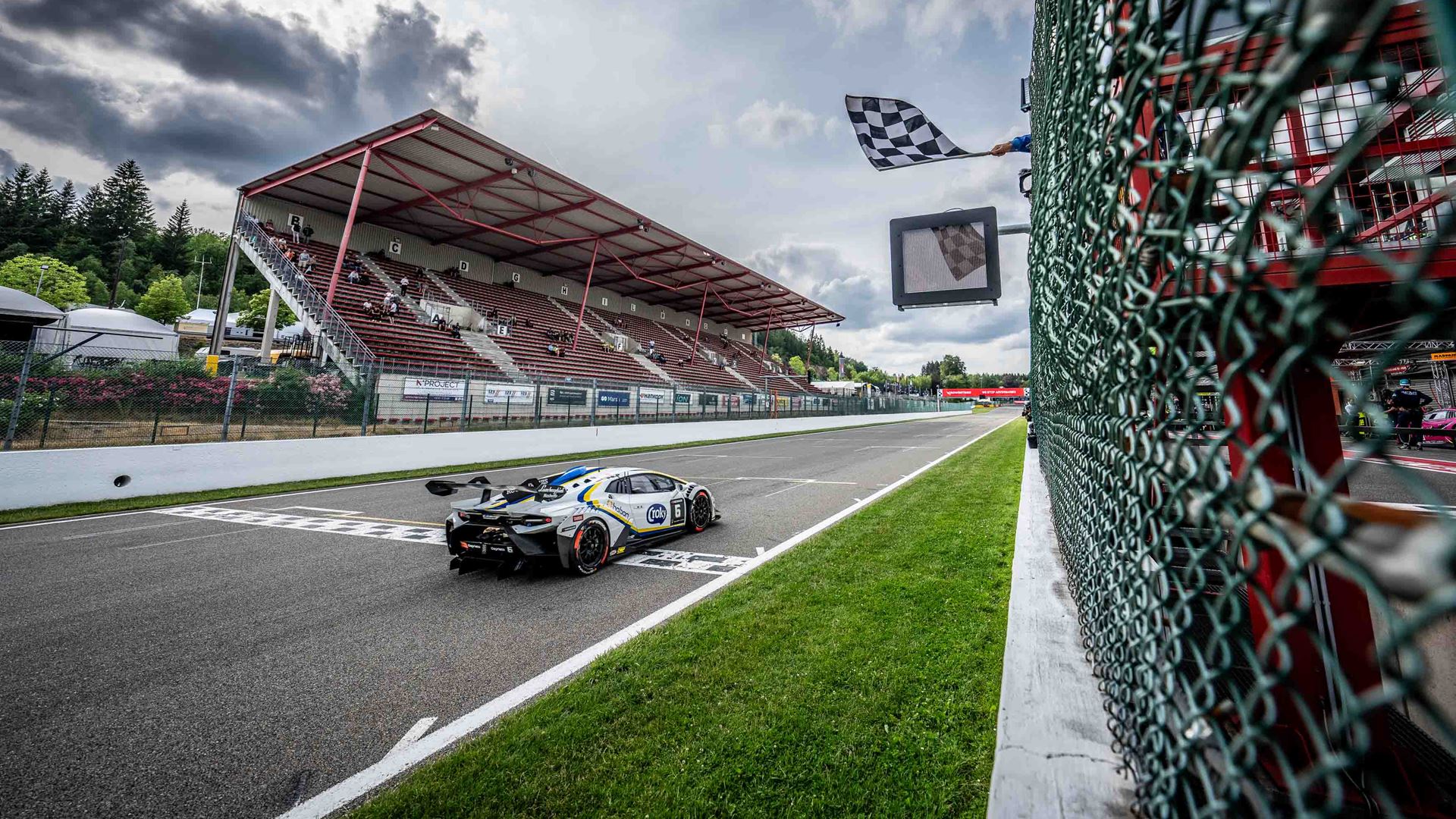 Lamborghini Super Trofeo Europe: Michelotto and Stadsbader earn victory ...