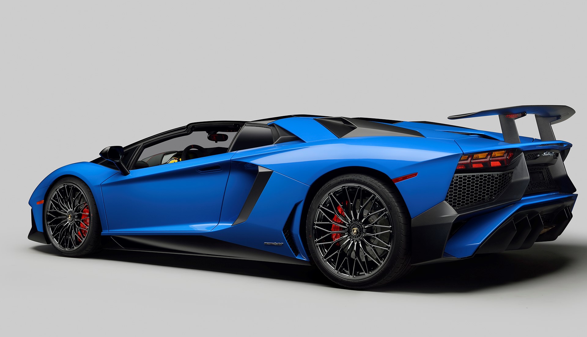 Lamborghini Aventador SV Roadster 3/4 Rear Low