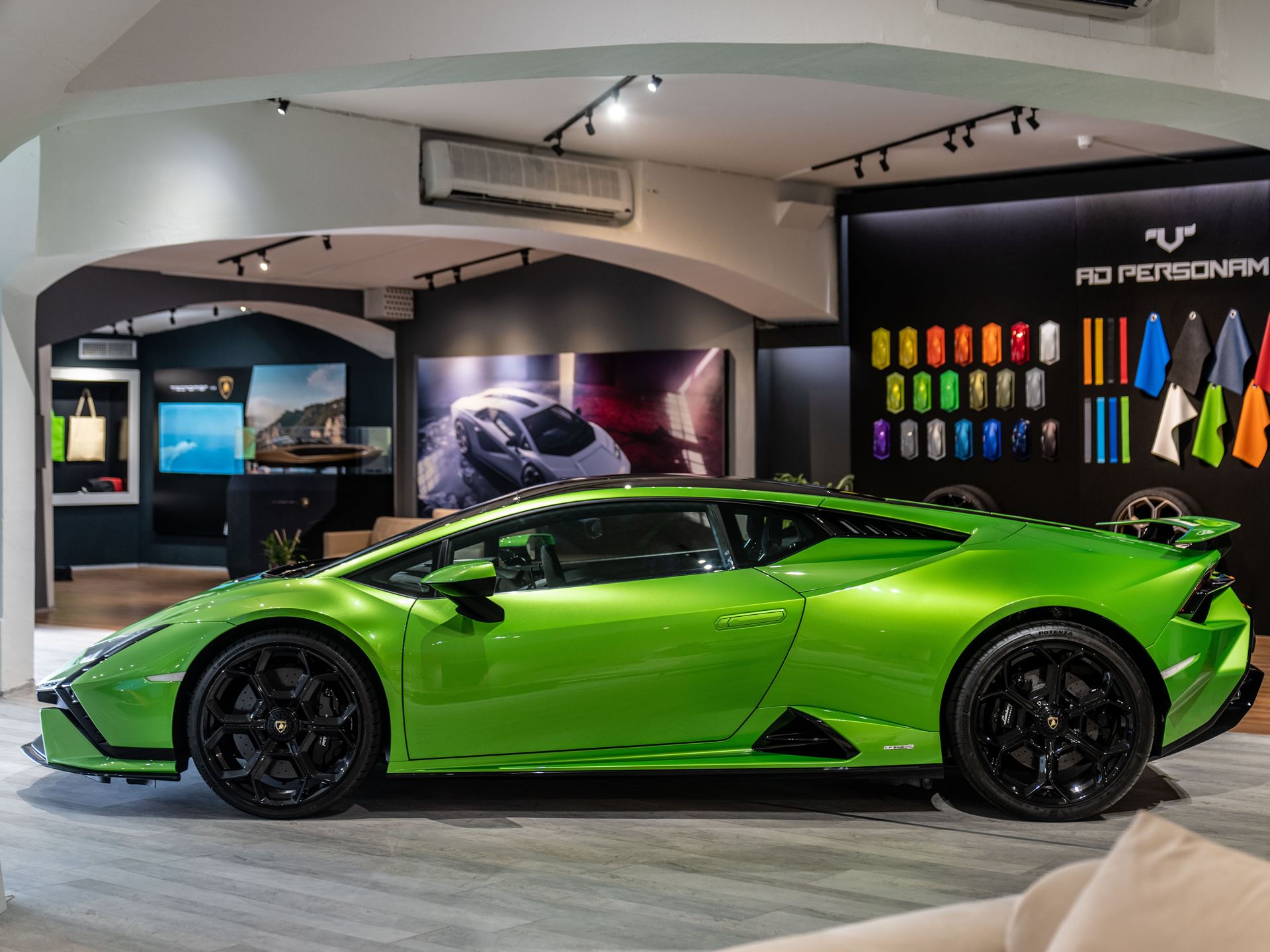 Lamborghini Huracán Tecnica at the Lamborghini Lounge