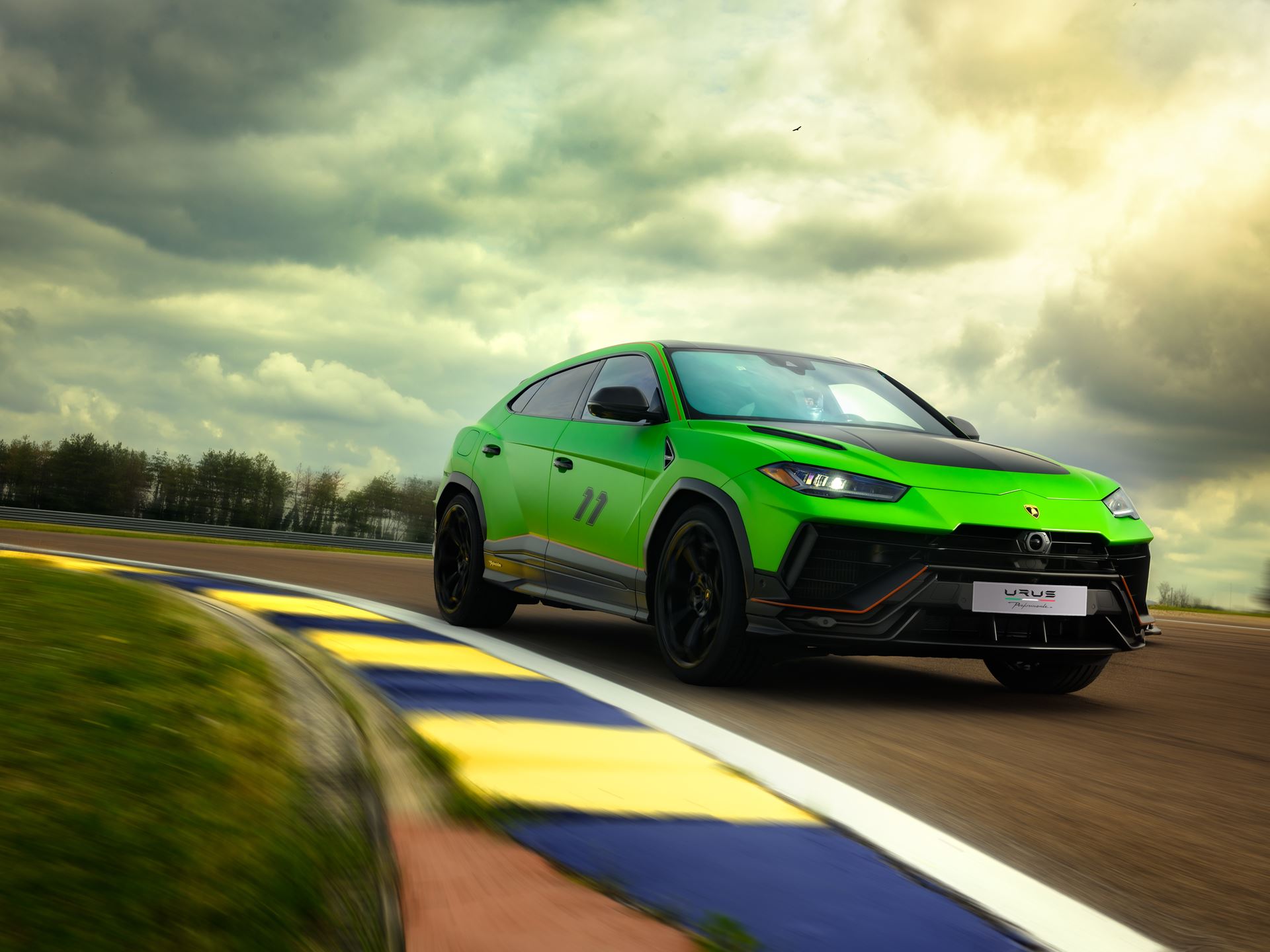 Lamborghini Urus Essenza SCV12 Special Edition