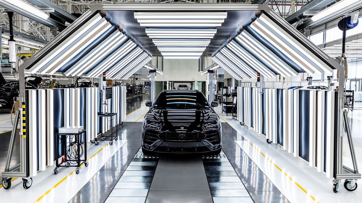 Urus assembly