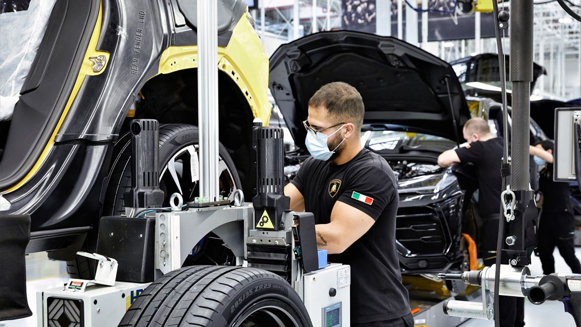 Urus Assembly Line
