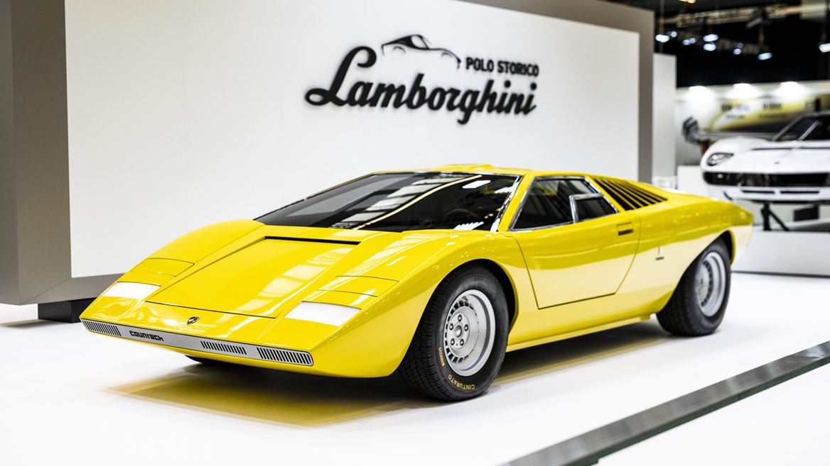 Countach LP500 reconstraction